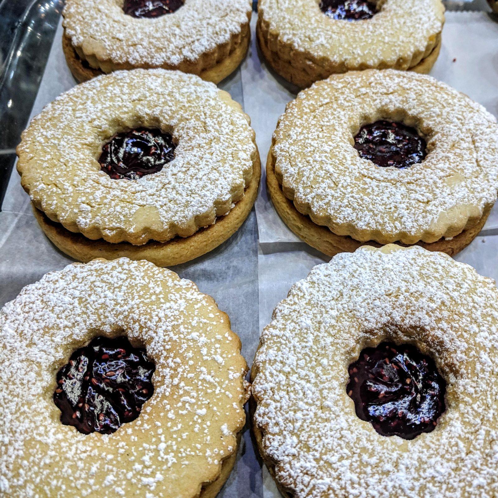 Linzer Tarts (6) – Mo'Pweeze Bakery